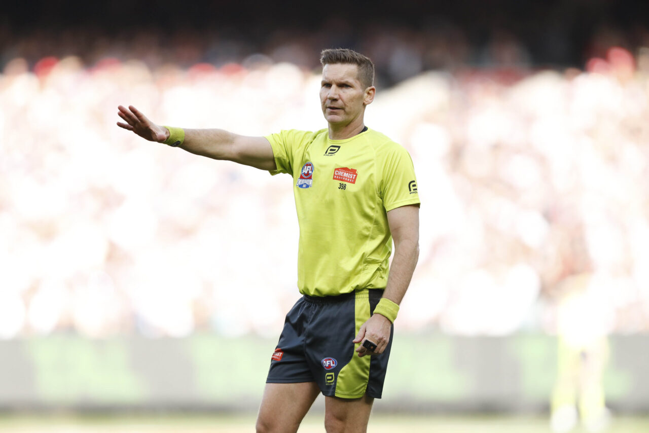 SIMON MEREDITH REACHES 450th AFL MILESTONE - AFLUA