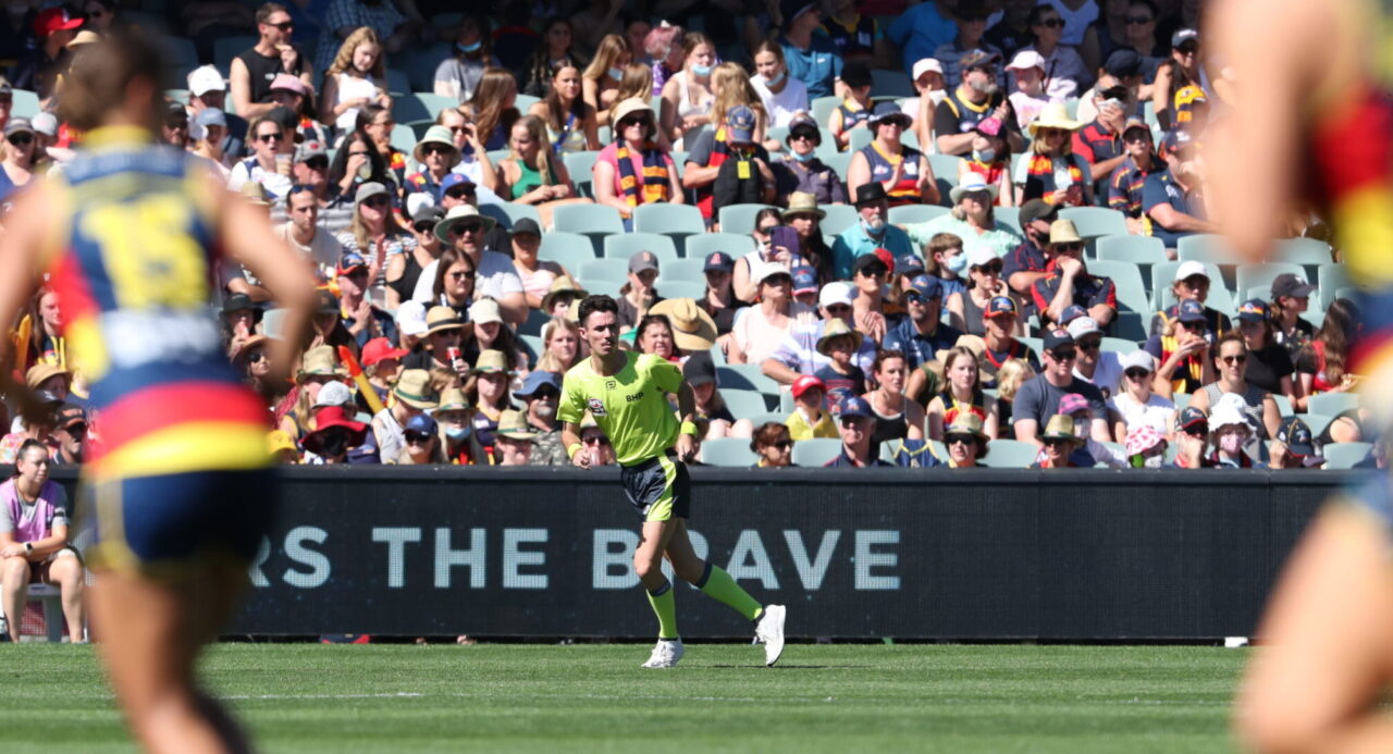 Luke Graves Debuts - AFLUA